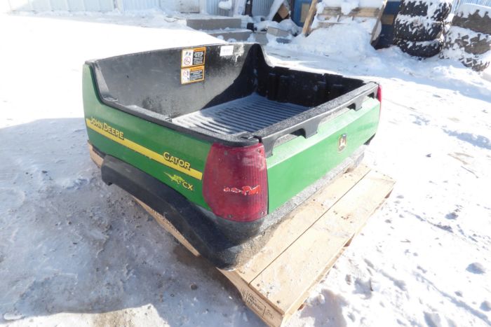 John Deere Gator CS 2x4 06 Box Bed Side Panel Tailgate Complete 40908 ...